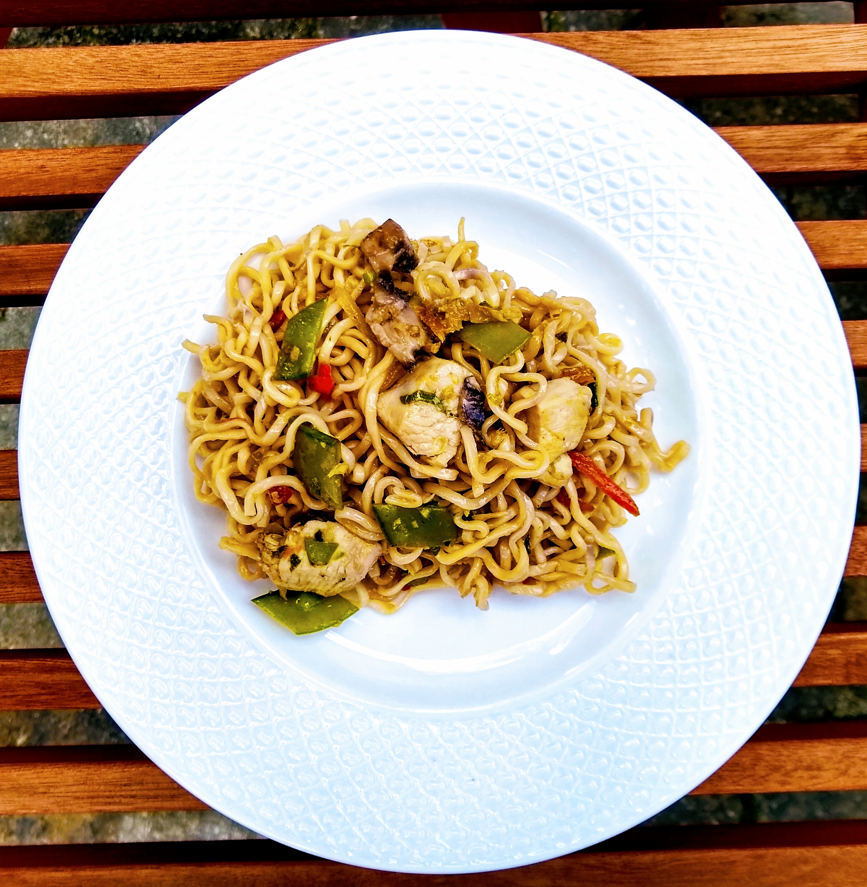 Gingery Chicken Lo Mein | Red, Round, or Green